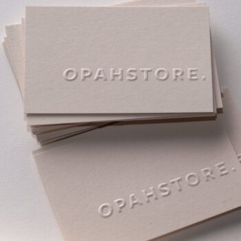 10 Striking Business Card Trends of 2023 (+ 40 Examples) | Looka