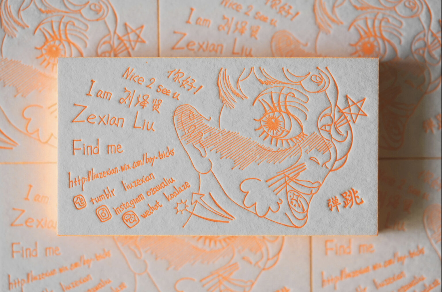 16 Striking Business Card Trends of 2025 (+ 54 Examples) | Looka