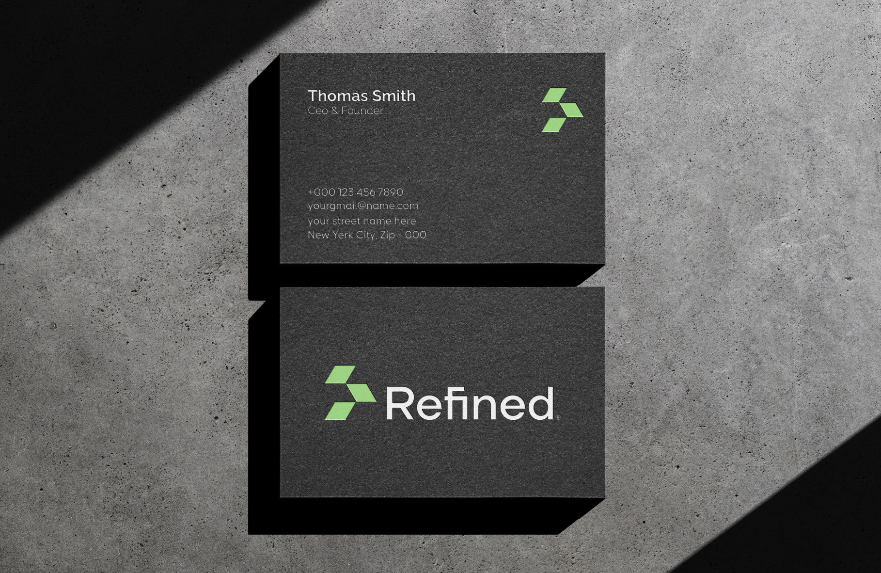 16 Striking Business Card Trends of 2025 (+ 54 Examples) | Looka
