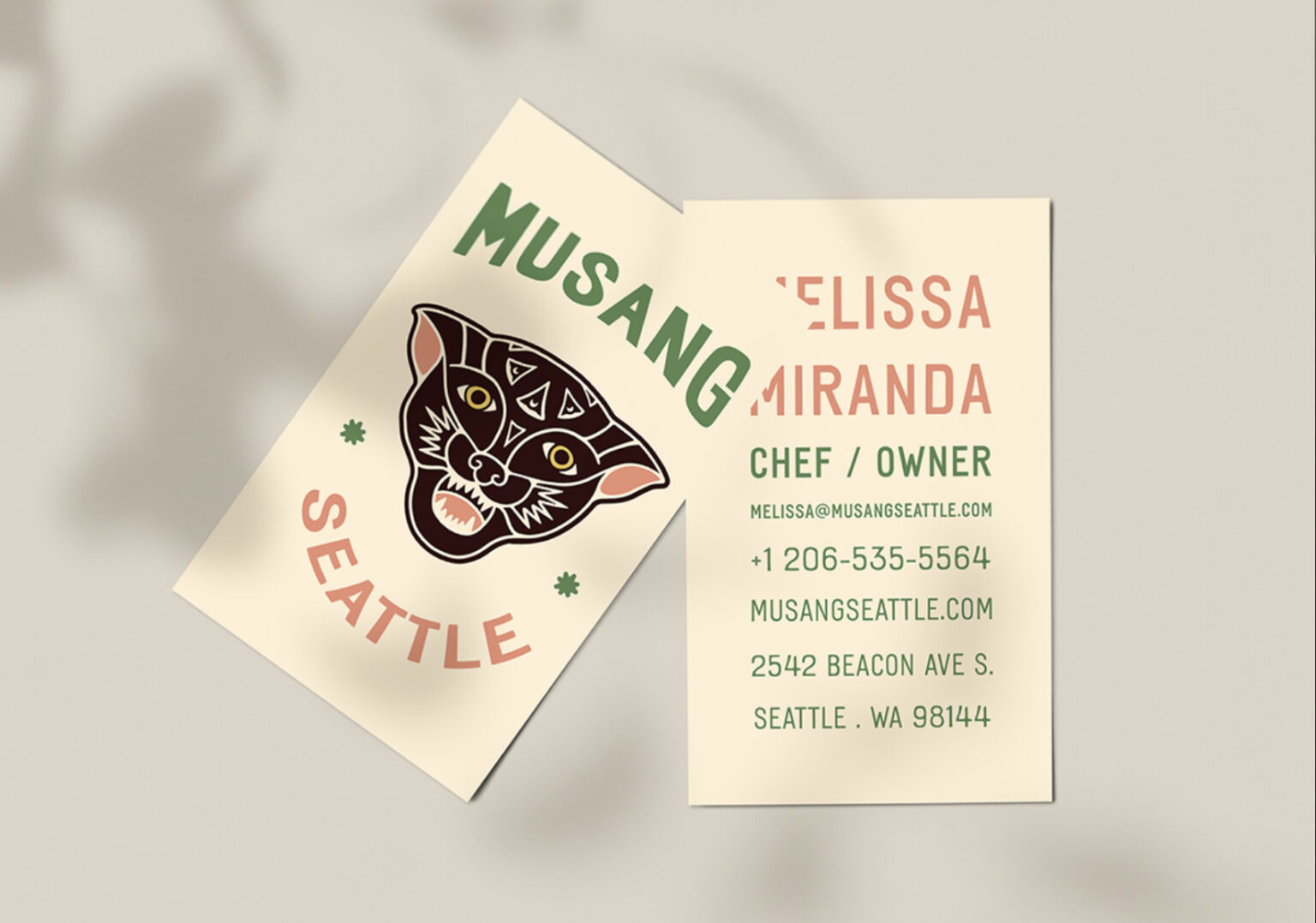 16 Striking Business Card Trends of 2025 (+ 54 Examples) | Looka