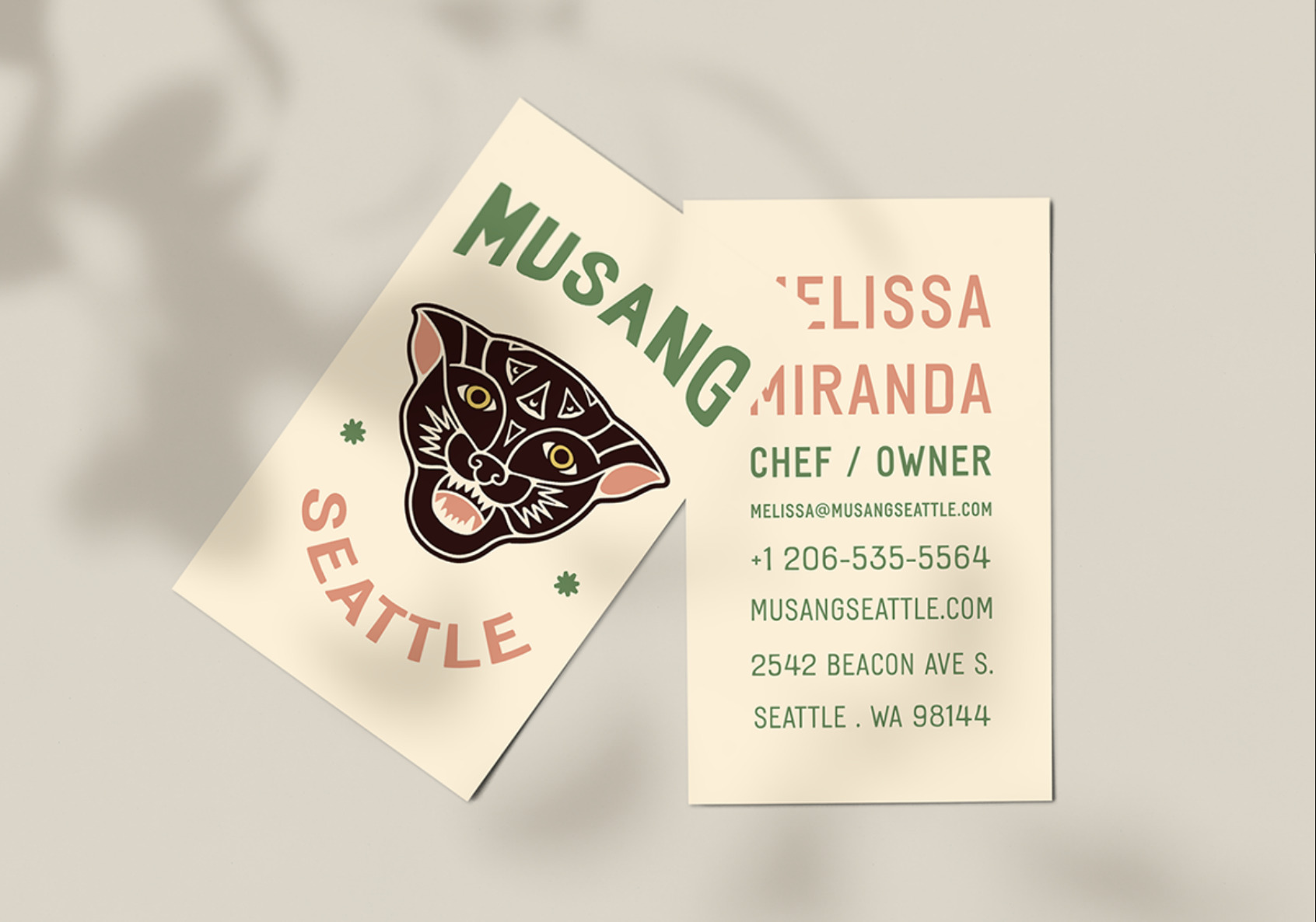 16 Striking Business Card Trends of 2025 (+ 54 Examples) | Looka