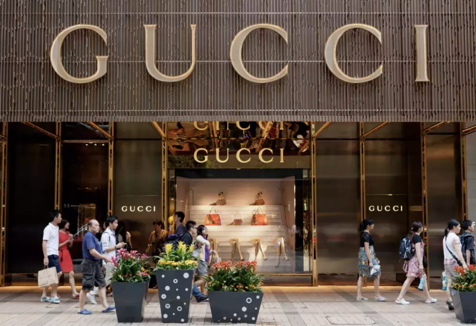 The Gucci Logo: From Equestrian Elegance to High-Fashion | Looka