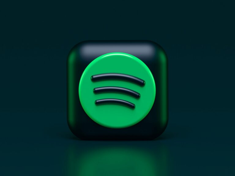 The Spotify Logo: Embodying the sonic style of a streaming pioneer | Looka